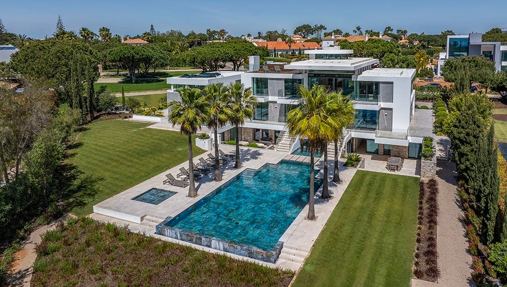 Découvrez les avantages de lister votre villa en Algarve à tout moment ...