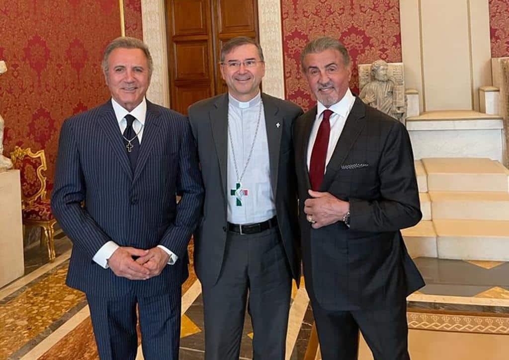 L’évêque auxiliaire de Lisbonne rencontre Sylvester Stallone au Vatican ...